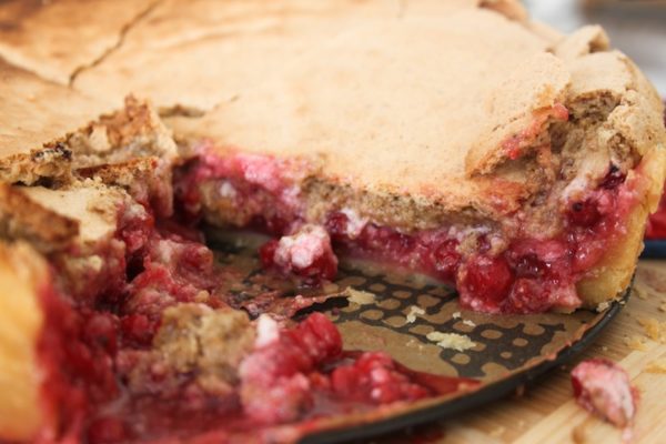 Currant Status: Ripe Red Currant Cake with Almond Meringue – Eat Me ...